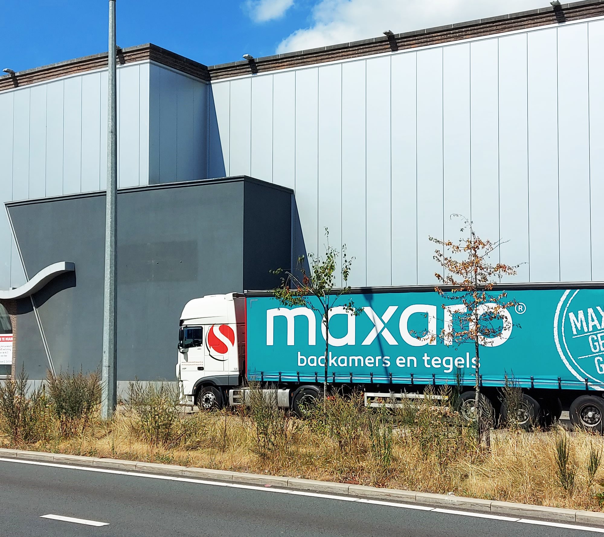 Maxaro breidt uit met een nieuwe megashowroom in regio Antwerpen | Maxaro